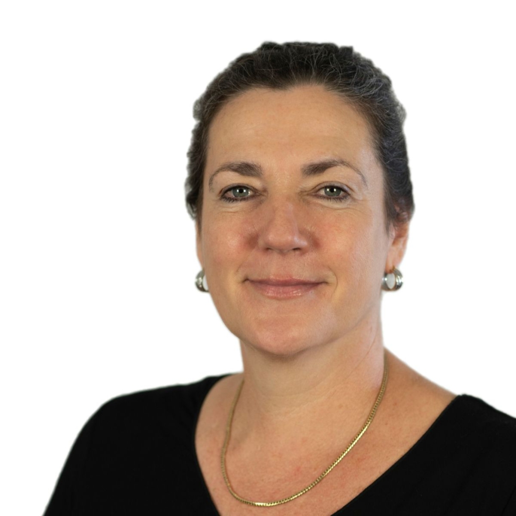 Unpacking Bias: Most Significant Change and Language Influence on the ...